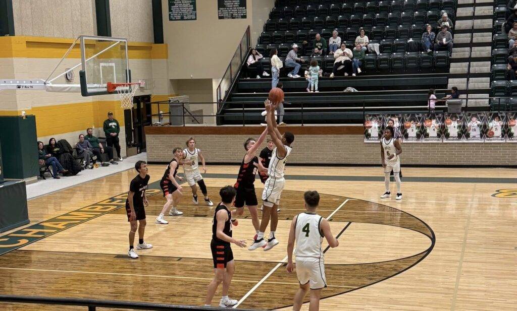 East Chambers Runnin’ Bucs Basketball - The Seabreeze Beacon